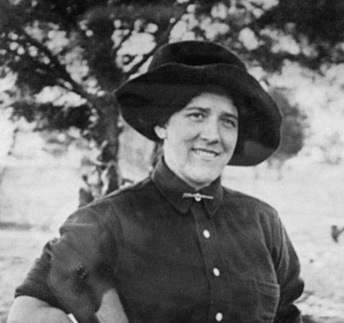 Remembering sharpshooter Elizabeth “Plinky” Toepperwein – Memories of ...